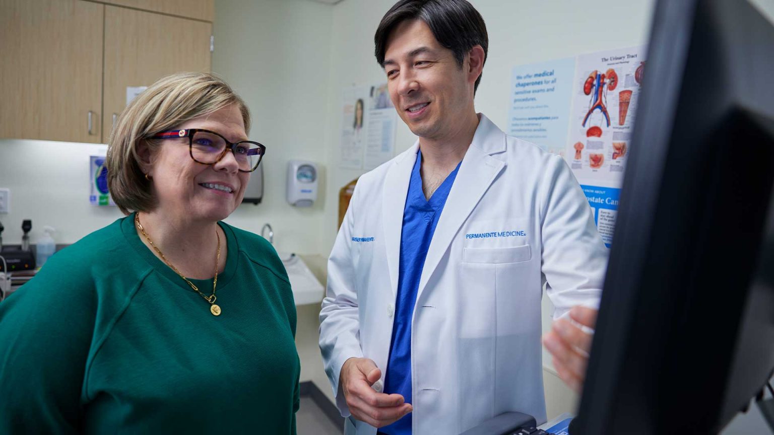 Analysis: AI scribes save physicians time, improve patient interactions